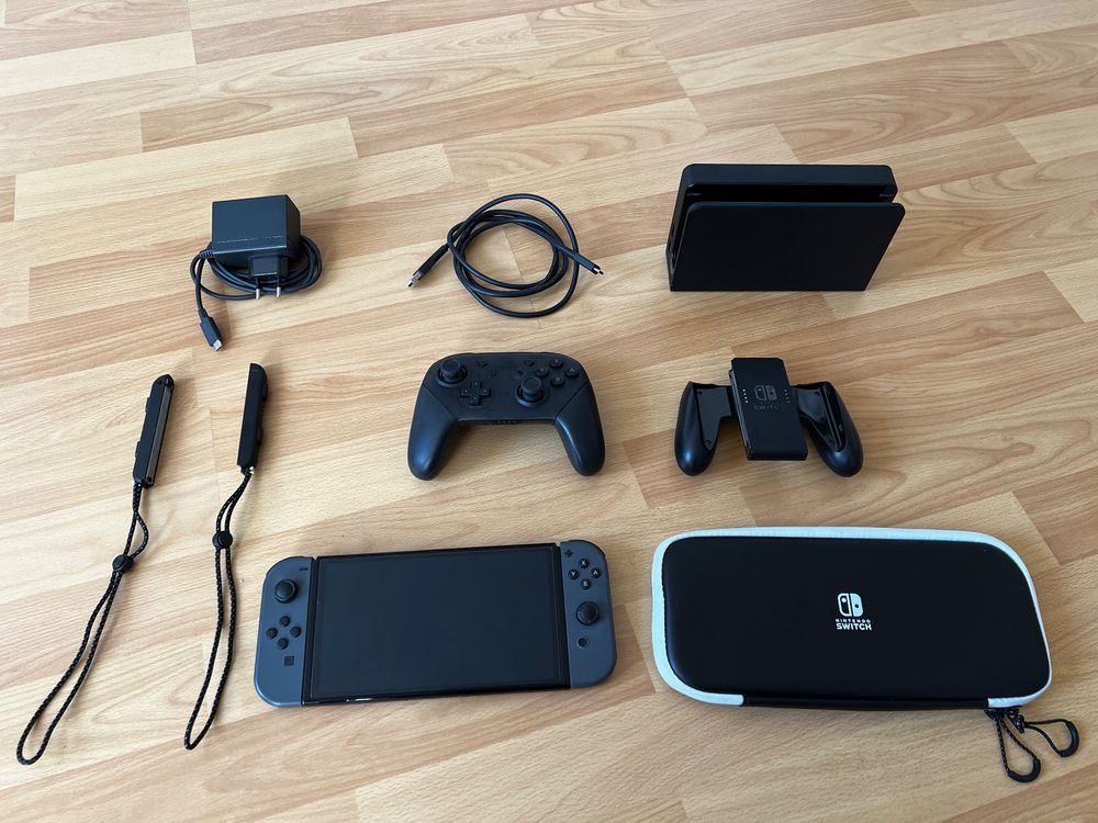Nintedo Switch OLED + Pro Controller + 2 Spiele (Gebraucht) in Benken ZH für CHF 230 – mit ...