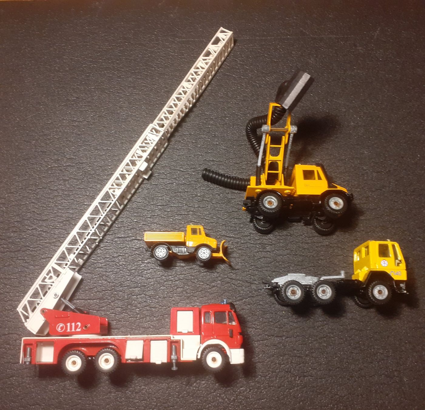 4 Wagen/Véhicules Siku (D'occasion) à Corminboeuf pour CHF 8 – avec ...