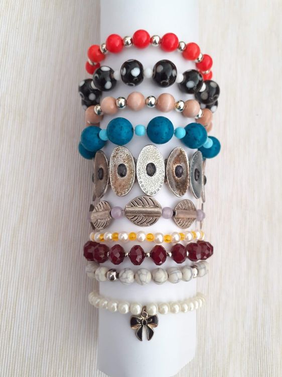 10 Armbande (Gebraucht) in Dübendorf für CHF 3 – mit Lieferung auf ...