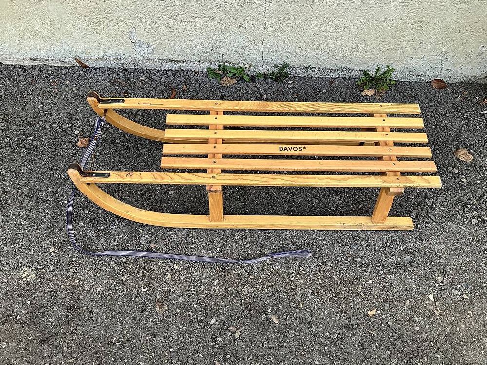 Davoser Holzschlitten (Gebraucht) in Sempach für CHF 30 – nur Abholung ...