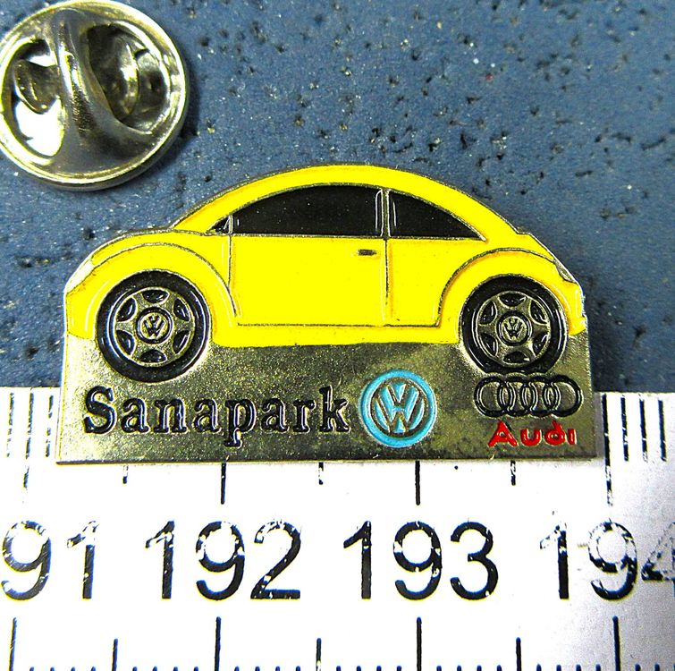 VW BEETLE AUTO PIN GELB GEPRÄGT SANAPARK AUDI (Gebraucht) in Ettingen ...