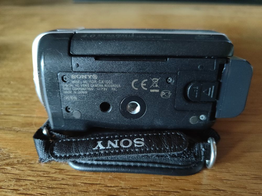 Caméscope Sony Handycam (Gebraucht) in Noréaz für CHF 10 – mit ...