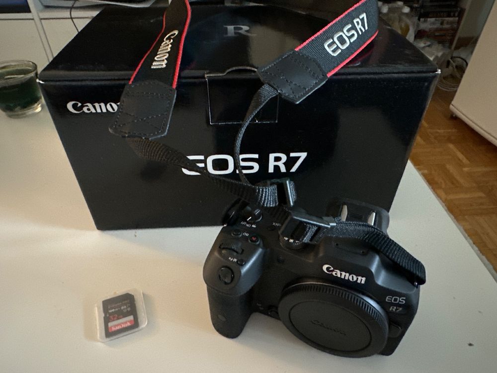 Canon EOS R7 Body und 32GB Memorycard (Gebraucht) in Schaffhausen für ...