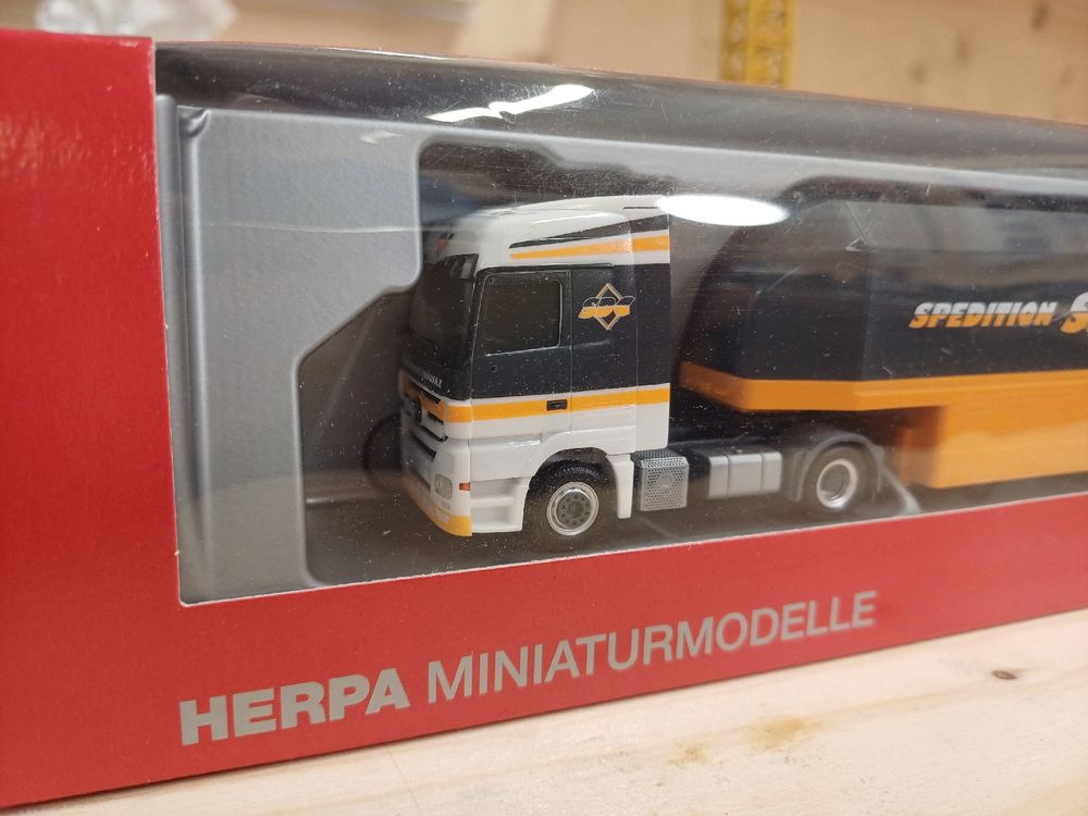MB Actros LH 08 (Neu und originalverpackt) in Seon für CHF 45 – mit Lieferung auf Ricardo kaufen