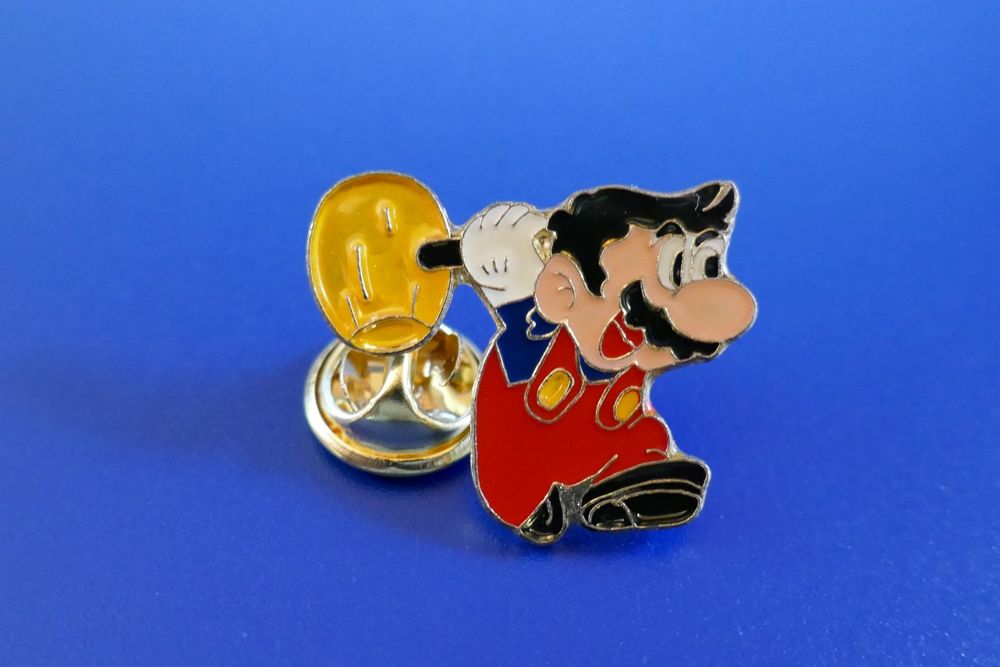 Pin's Mario avec Masse - Nintendo (Gebraucht) in Vuarrens für CHF 7.9 ...