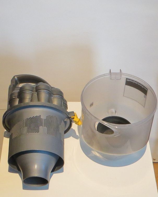 DYSON Parts: Ersatzteilverkauf Staubbehälter / Cyclone DC08 (Gebraucht ...