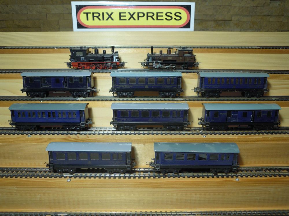 TRIX EXPRESS 2 x Dampflok's + 8 alte Personenwagen blau (Gebraucht) in Saanen für CHF 100 – mit ...