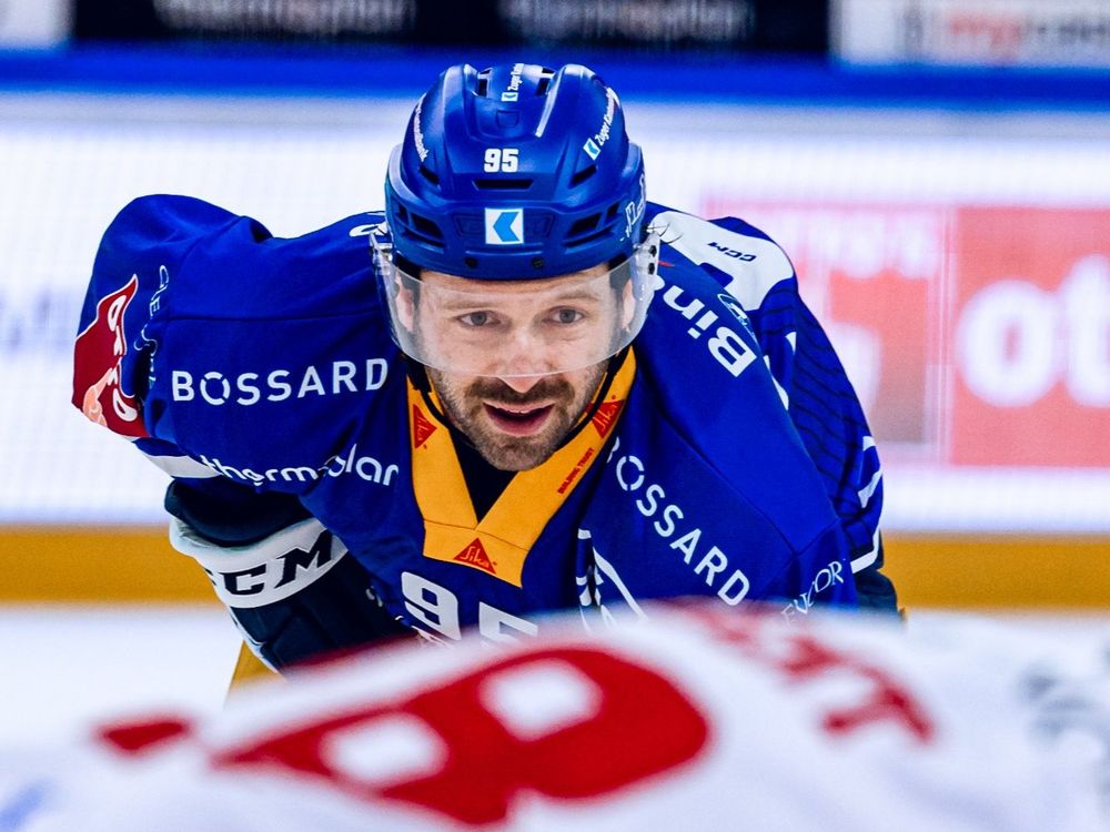 Original EVZ Helm Heim 2023/24 #91 Riley Sheen | Kaufen auf Ricardo