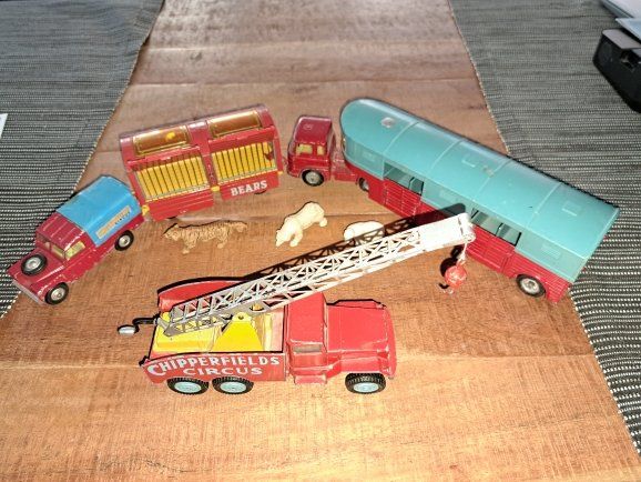Corgi Chipperfield Circus Set (Gebraucht) in Niederrohrdorf für CHF 69 ...