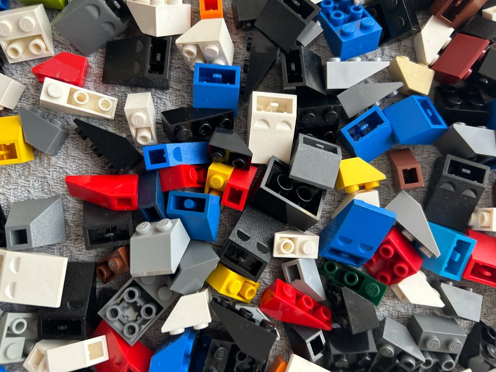 200 Gramm grosse und kleine schrägen Lego Teile ab 1 Franken | Kaufen auf Ricardo