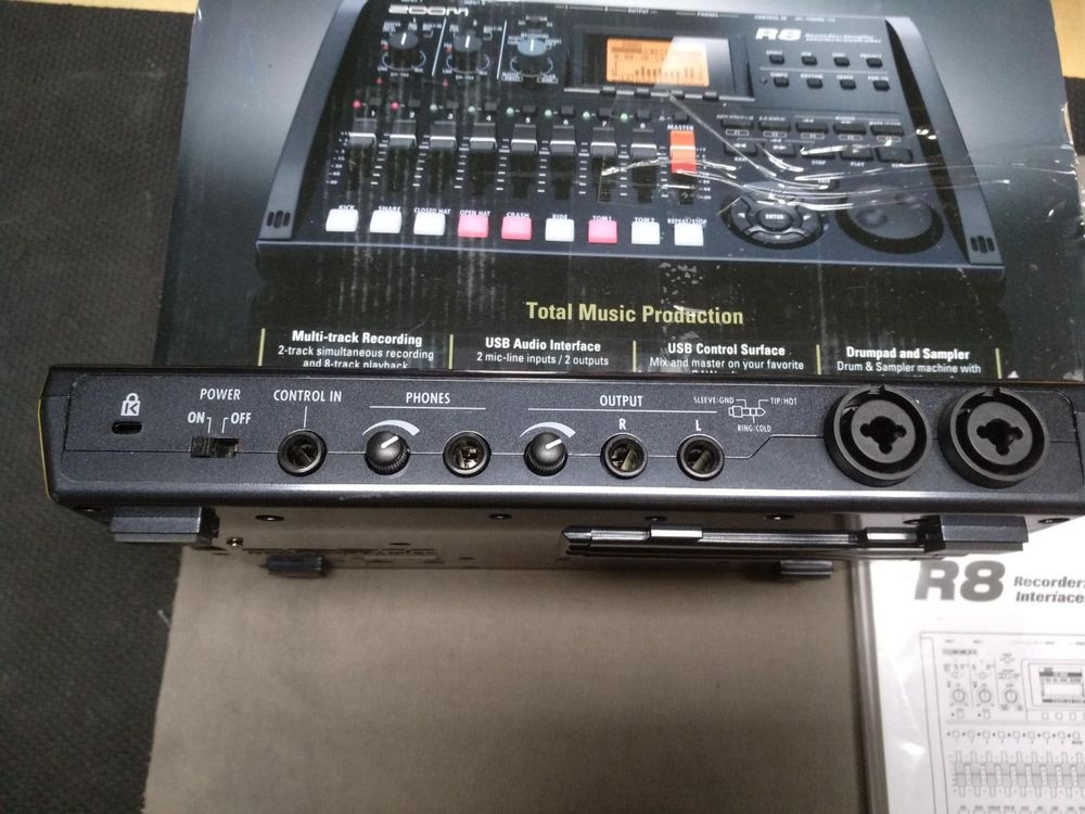 Zoom R8 Compact Multi-Track Digital Recorder! NP 230 Chf! (Gebraucht ...
