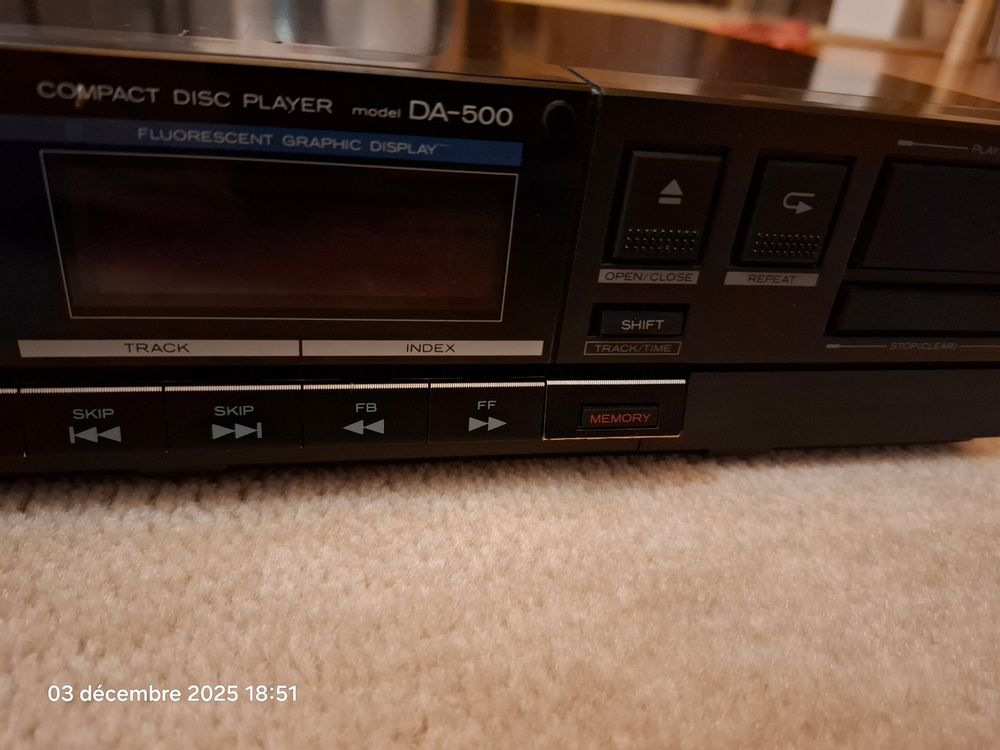 Hitachi DA-500 - CD player made in Japan (Gebraucht) in Yverdon-les-Bains für CHF 66 – mit ...