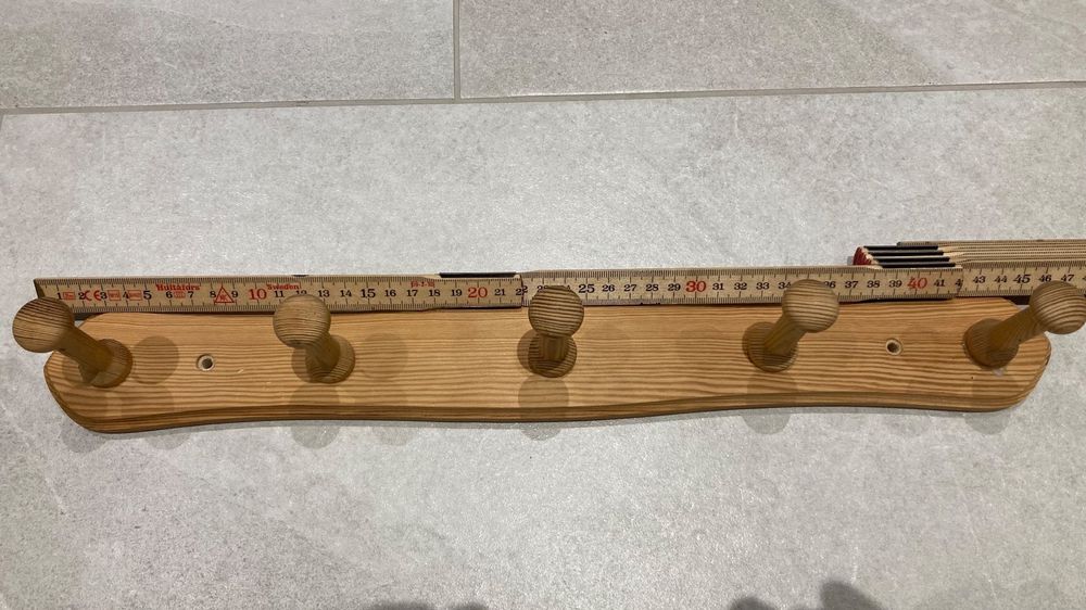 Garderobe Holz mit 5 Holzhaken unbehandelt (Gebraucht) in Oetwil am See ...
