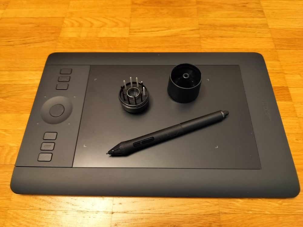 WACOM Pen Tablet: intuos pro small (mit Stift) | Kaufen auf Ricardo