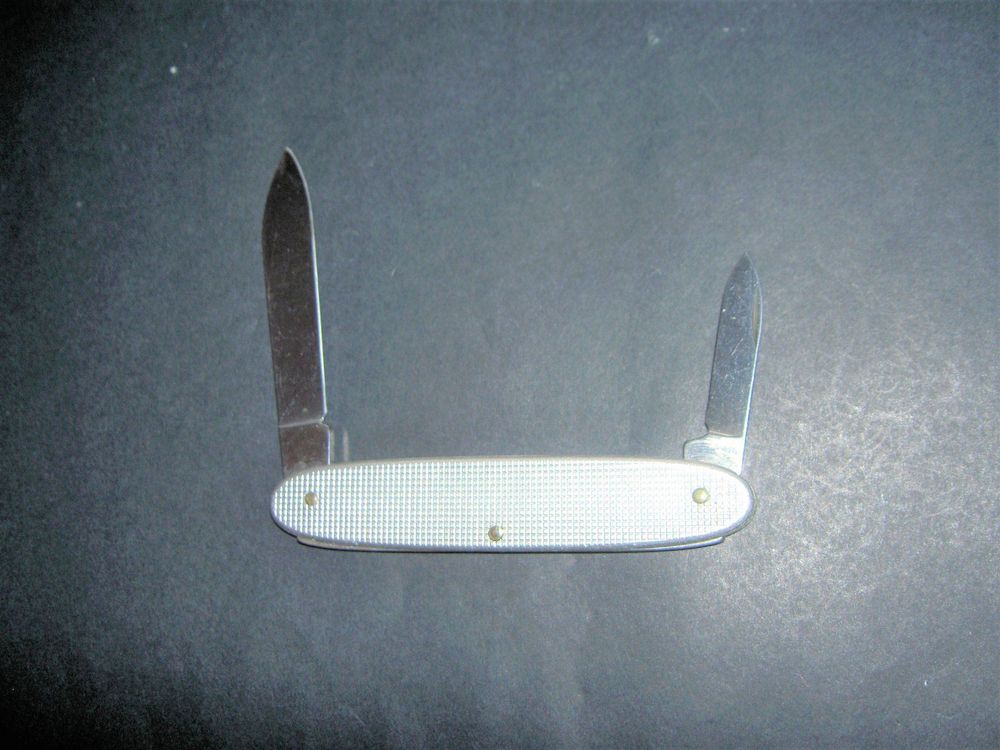 Victorinox kl. Messer mit 2 Klingen ALOX (Gebraucht) in Schafisheim für ...