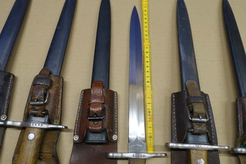 Bajonett, Säbel, Faschinenmesser (Gebraucht) in Richigen für CHF 242 – mit Lieferung auf Ricardo ...