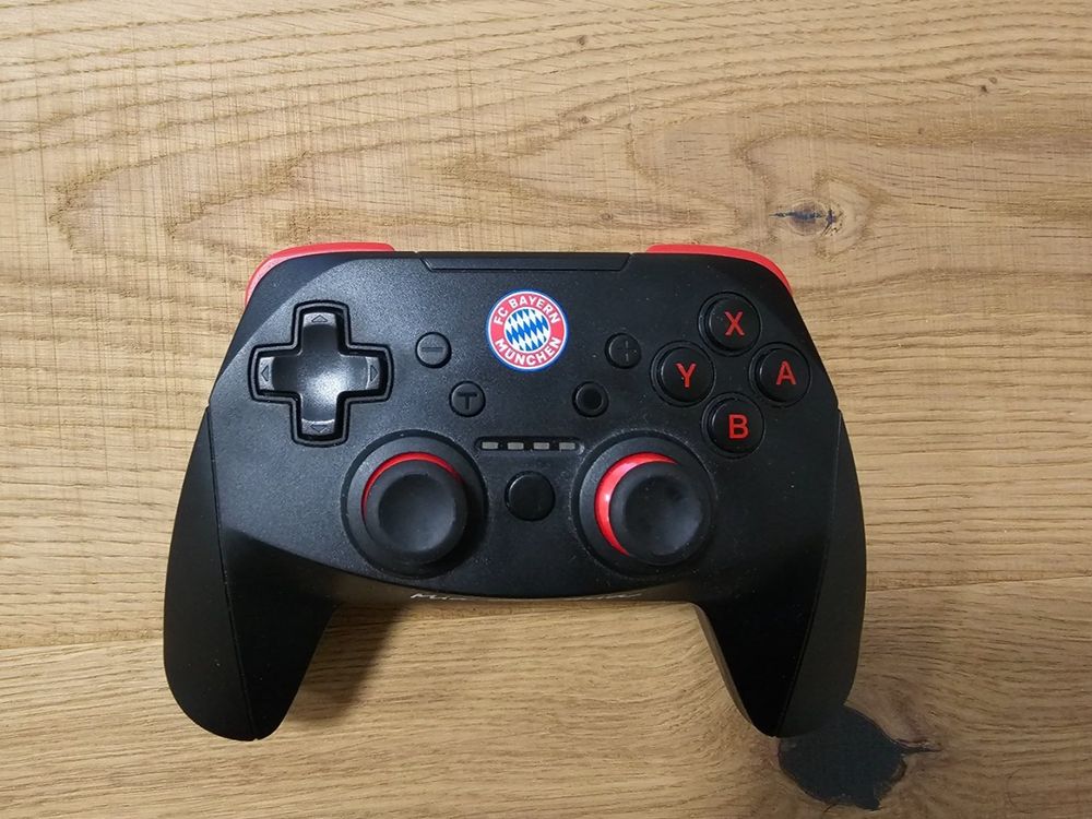 FC Bayern Controller für Nintendo Switch (Defekt) in Widen für CHF 29.9 ...