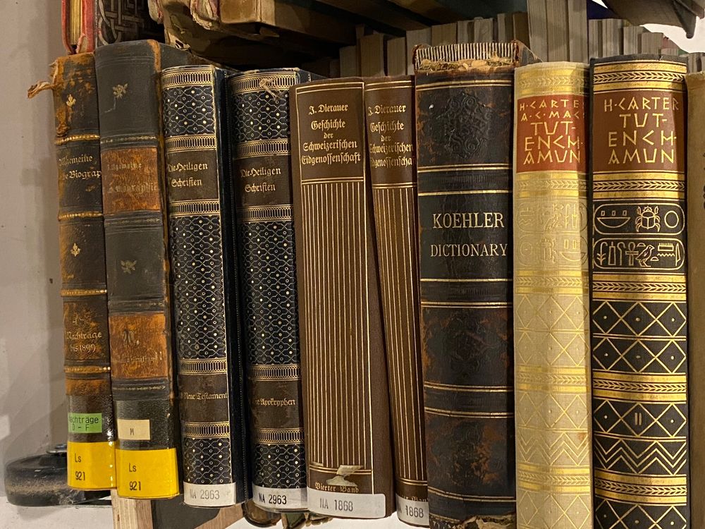 Lot von antiken und alten Büchern verschiedenster Themen (Gebraucht) in Wettingen für CHF 60 ...