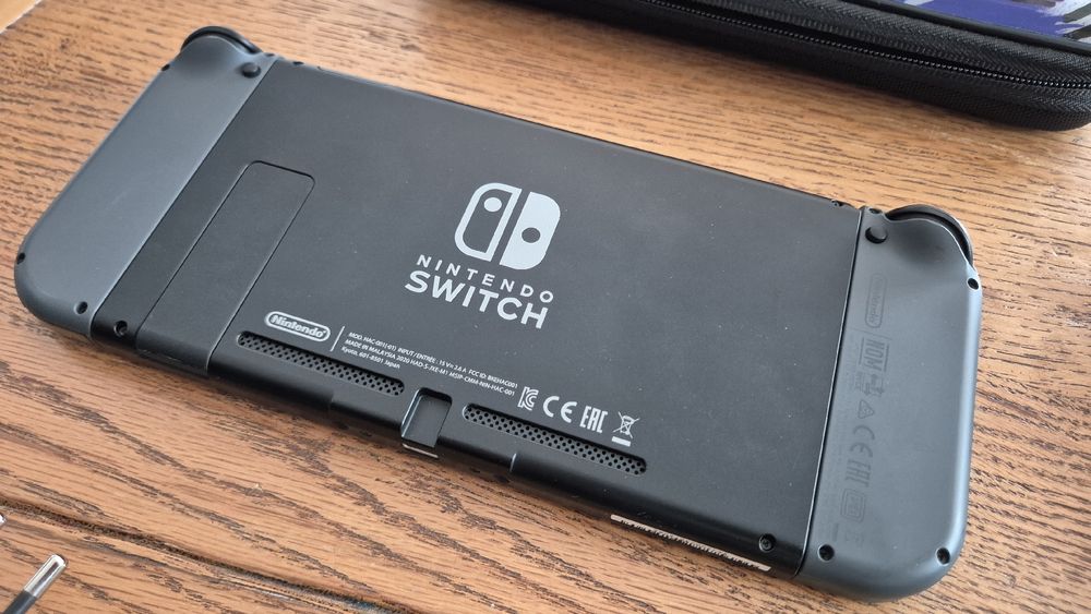 Nintendo Switch V2 (Gebraucht) in Au SG für CHF 159 – mit Lieferung auf ...