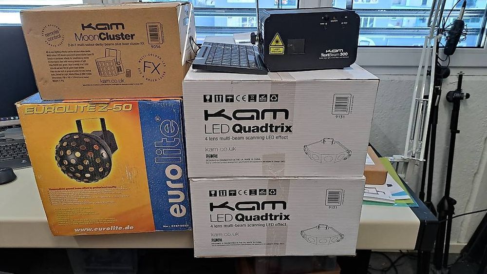 Vendo set app. luce per ristorante o piccola discoteca (Neu (gemäss ...