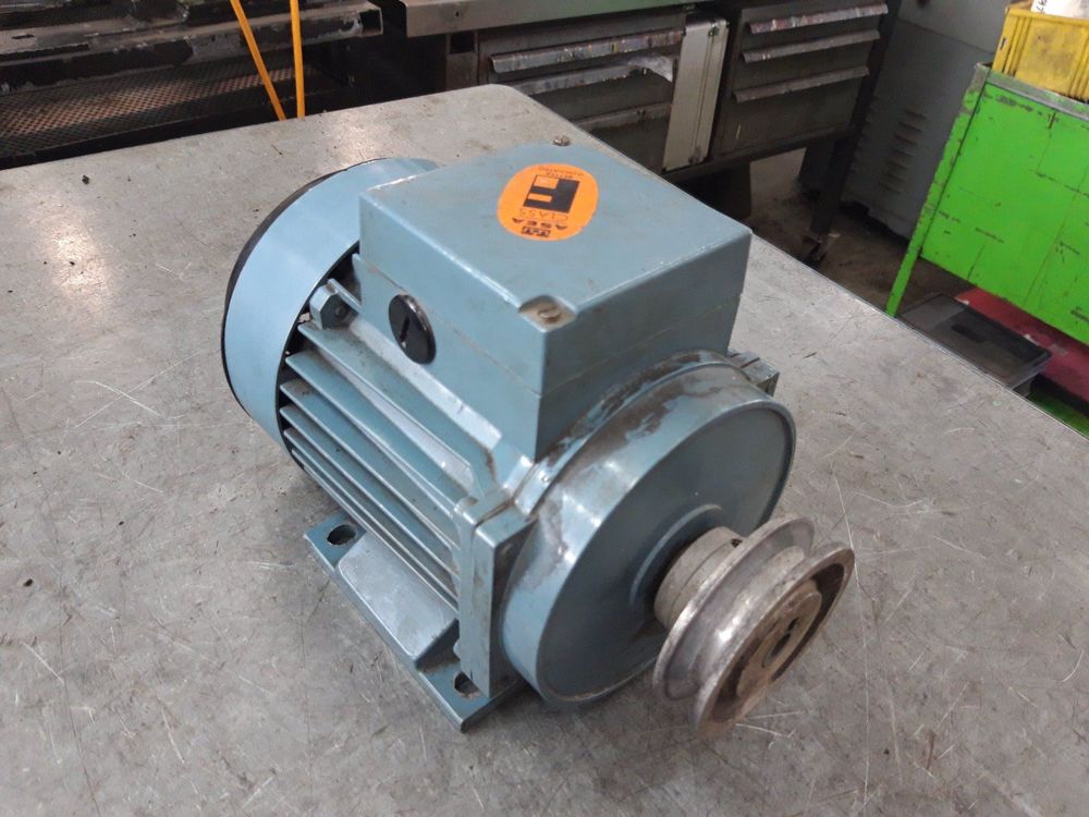 Elektromotor 380V mit Bully | Kaufen auf Ricardo