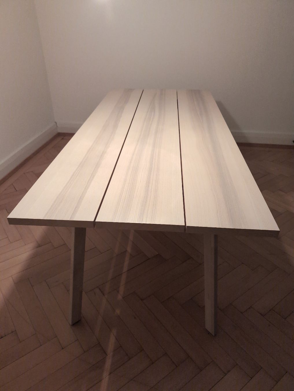 Solid Wood Ikea Dining Table - Seats 6 Comfortably (Gebraucht) in ...