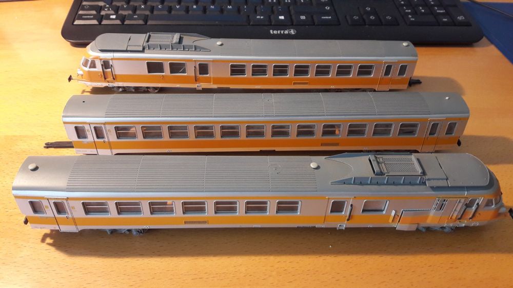 Jouef SNCF TBDu 2047, Dieseltriebzug, gelb/silbern, DC (Gebraucht) in ...