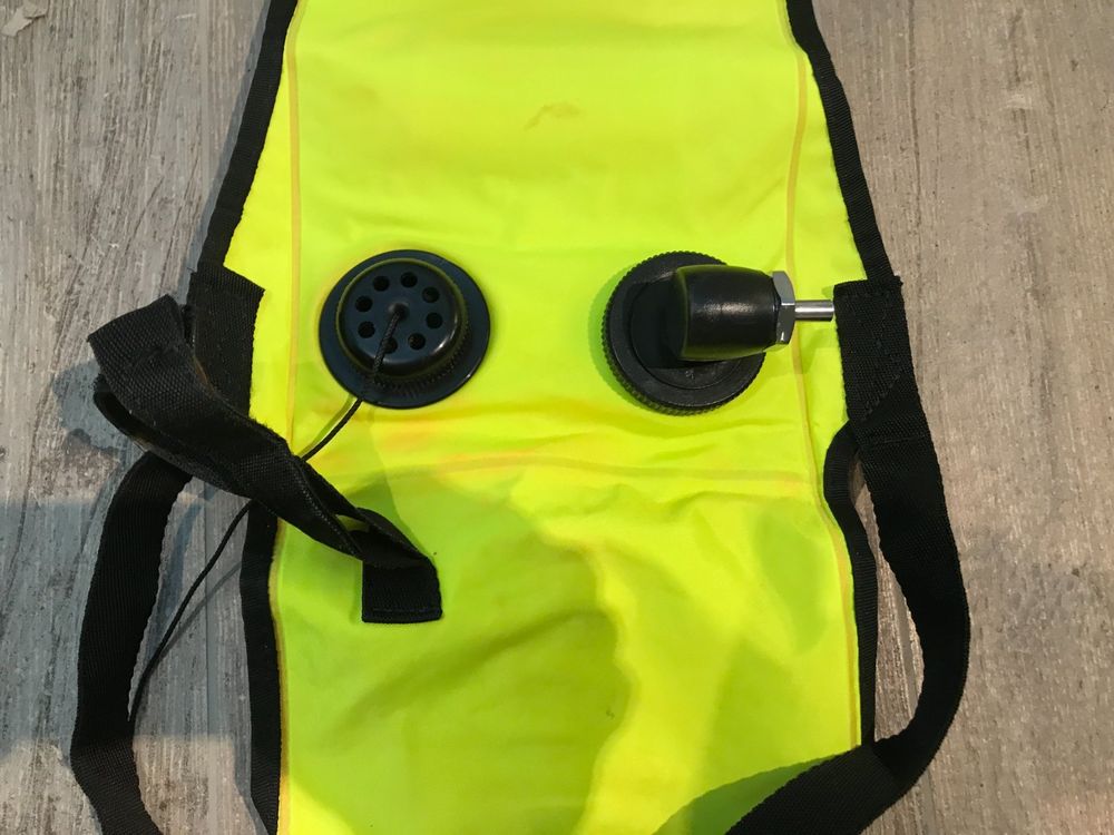 Tauch-Boje SMB Marker - AP Diving grosse Boje mit Ventil (Gebraucht) in ...