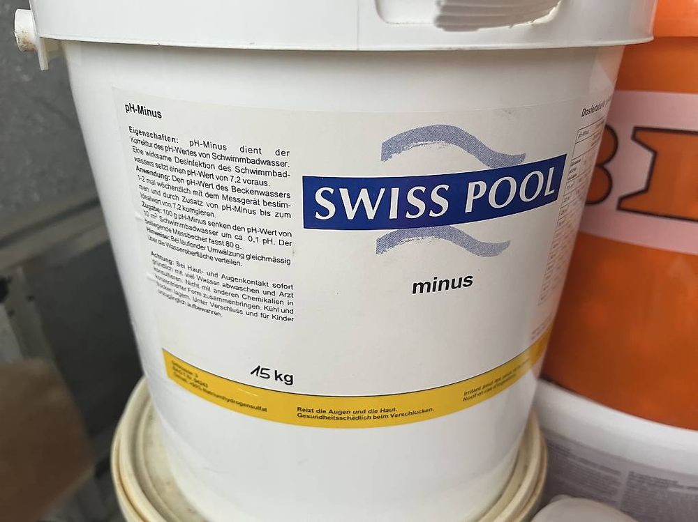 Swiss Pool Ph minus und Floc (Gebraucht) in Lostorf für CHF 10 – mit ...