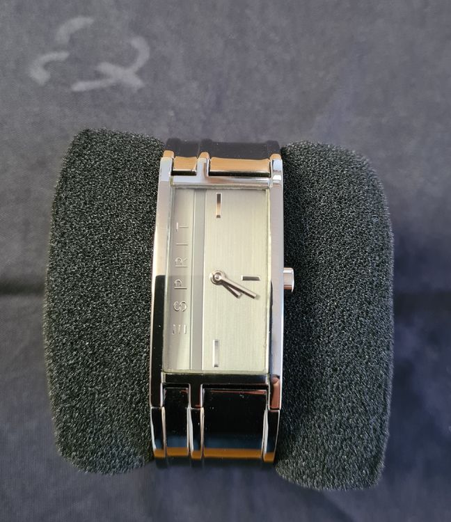 Schöne Esprit Damenuhr günstig abzugeben (Gebraucht) in für CHF 2 – mit ...