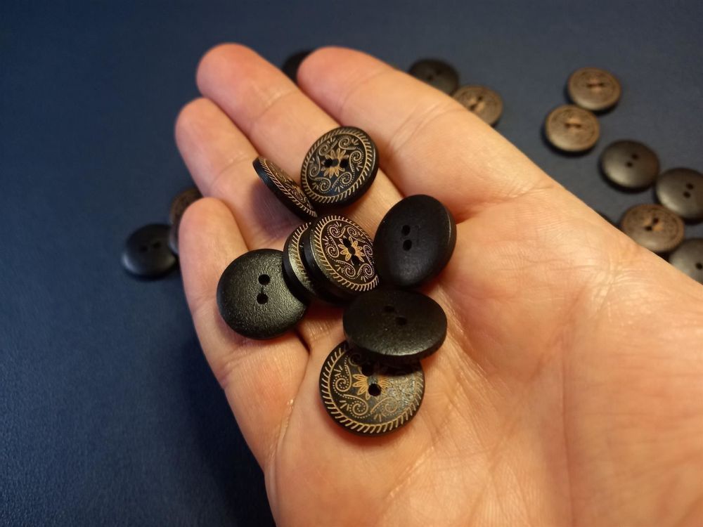 200x Runder Knopf aus Holz - Bouton couture en bois (Neu (gemäss ...