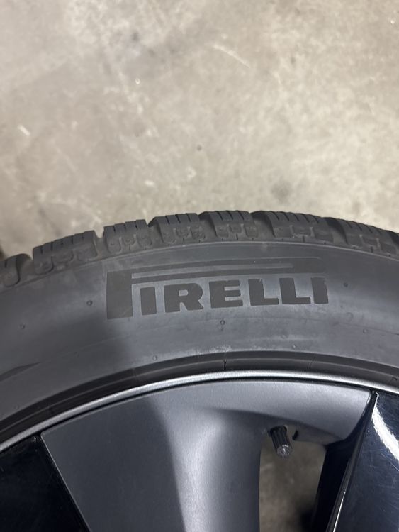 Tesla Model S Plaid Winterräder Pirelli Top Zustand! (Gebraucht) in ...