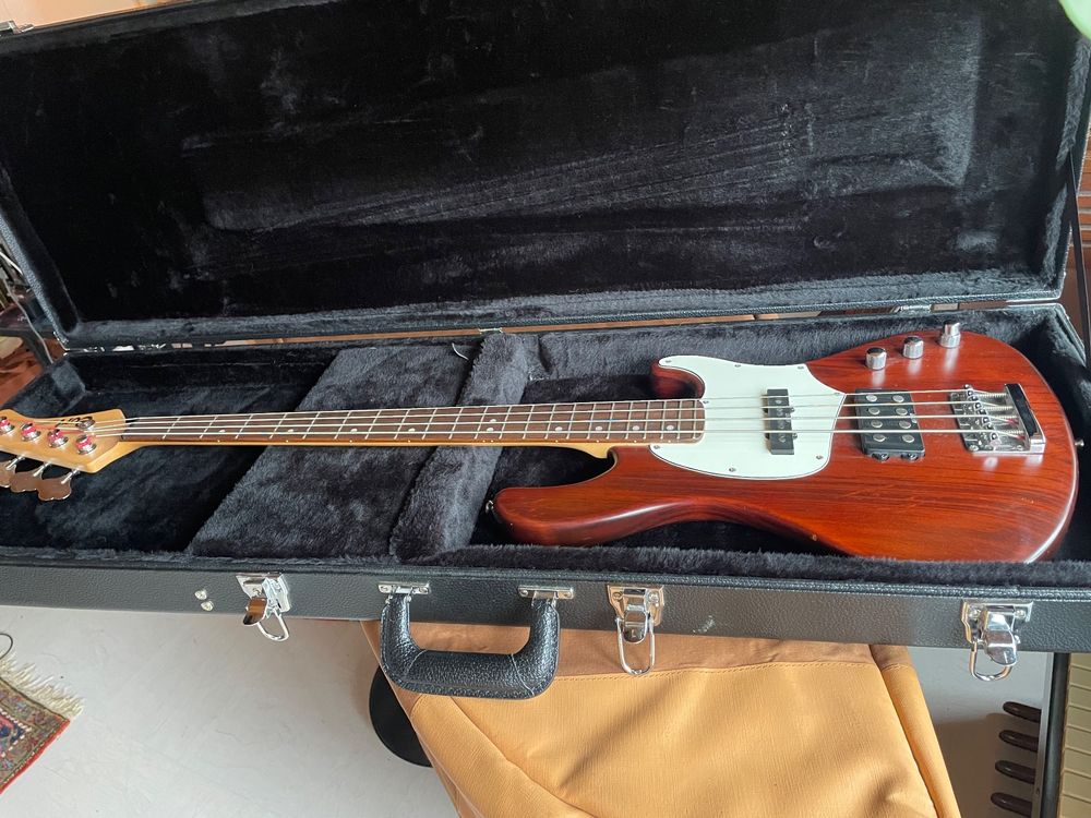 Cort GB34A Bass Active hardcase (Gebraucht) in für CHF 121 – mit ...