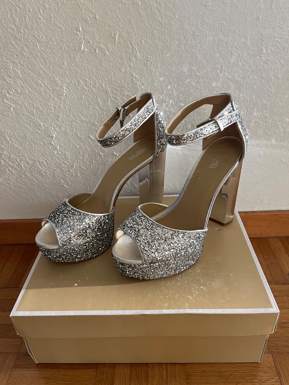 Michael kors 9m store
