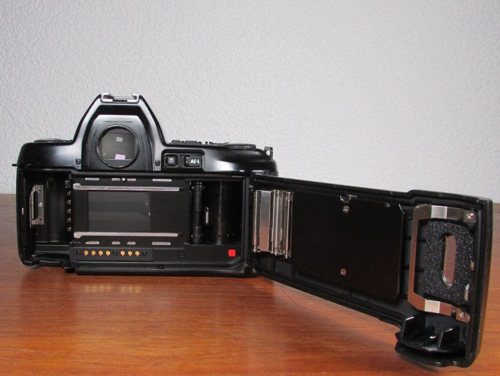 Nikon F-801 80er Jahre inkl. 3 Objektiven | Kaufen auf Ricardo