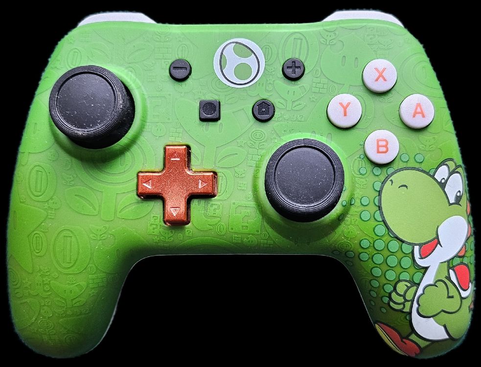 Nintendo Switch Yoshi wired controller with cable (Gebraucht) in La ...