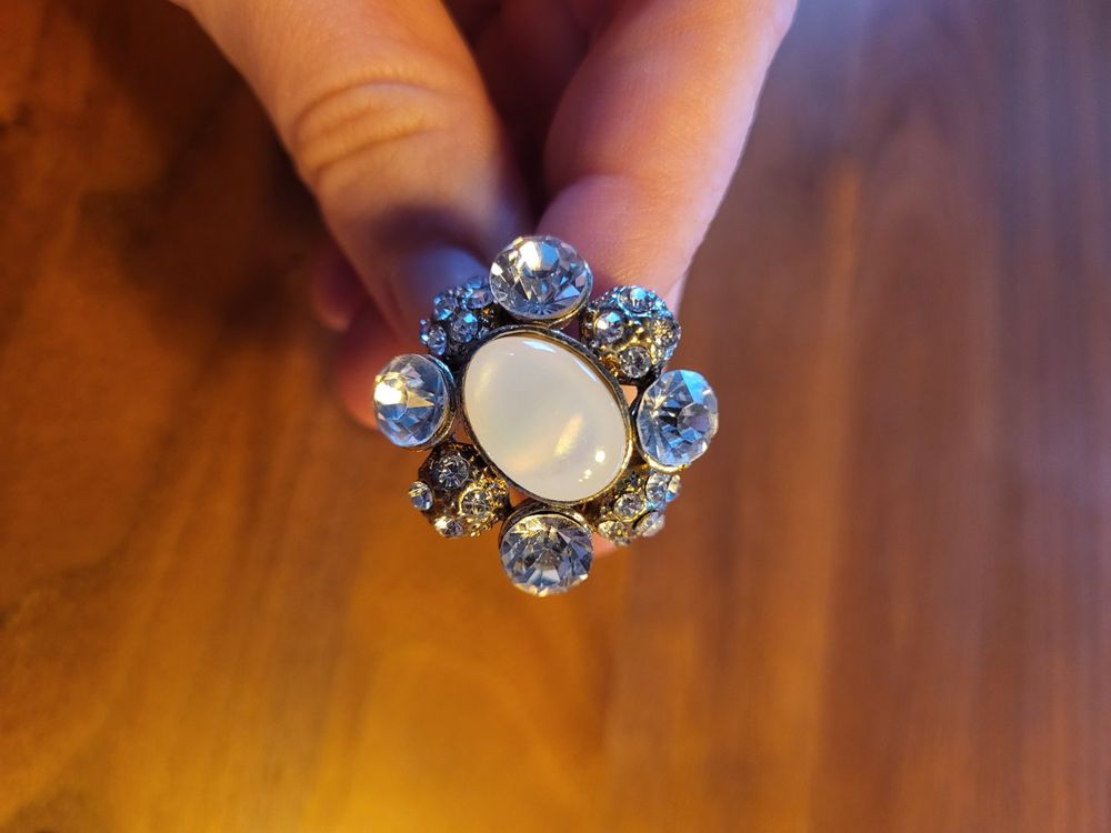 1 Fingerring und 3 Ohrenringe (Gebraucht) in Willisau für CHF 7 – mit ...