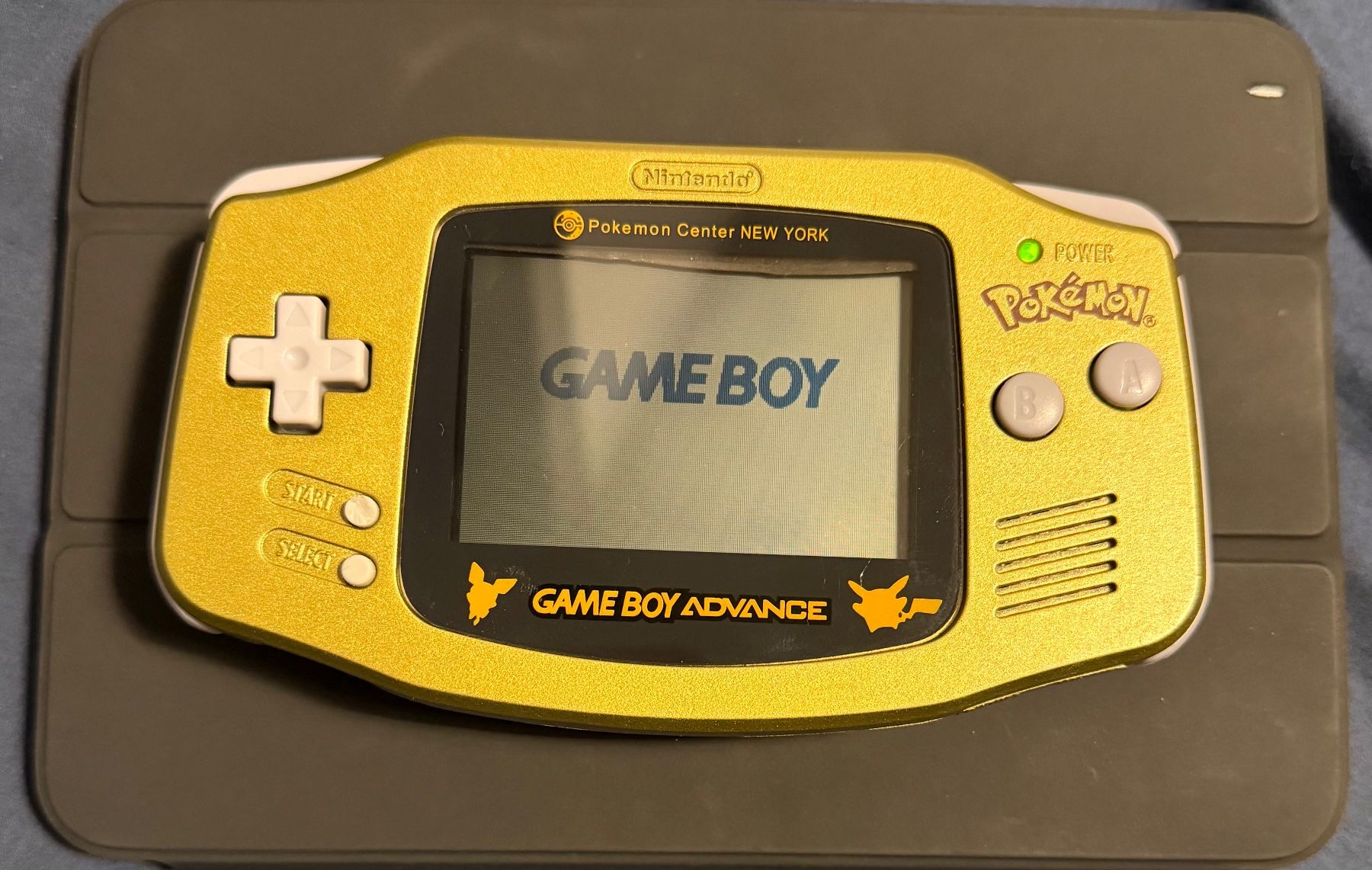 Game Boy Advance Pokémon Center NY - Edizione limitata! (Gebraucht) in ...