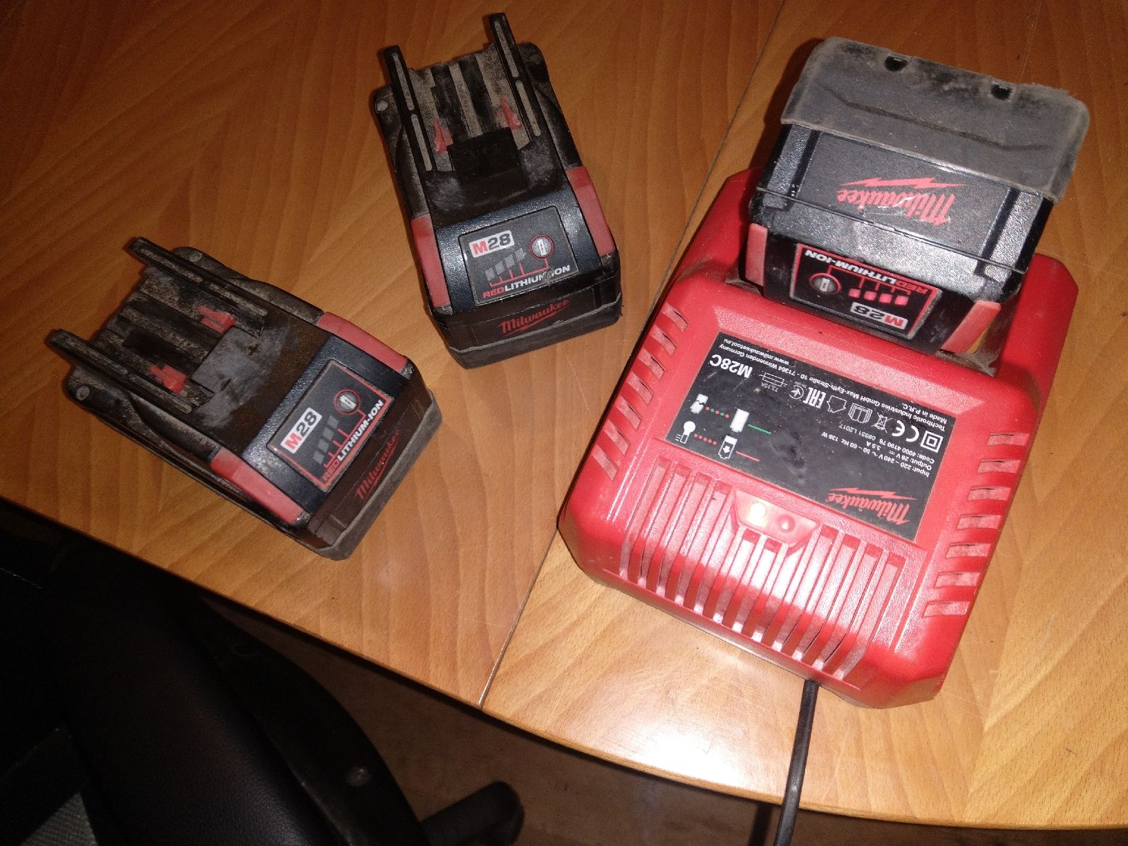 Milwaukee M28 Akkus (Gebraucht) in Willisau für CHF 299 – nur Abholung ...