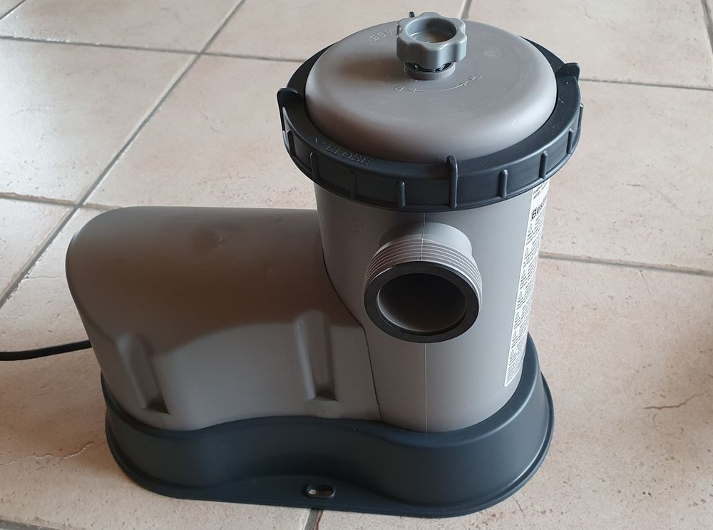 Bestway 58389 Flowclear Kartuschenfilterpumpe, 5678 Liter/h (Neu und ...