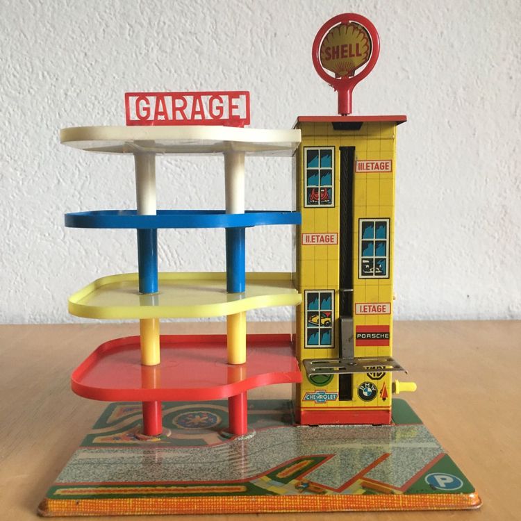 PARKHAUS Shell Garage (Gebraucht) in Zürich für CHF 93 – mit Lieferung ...