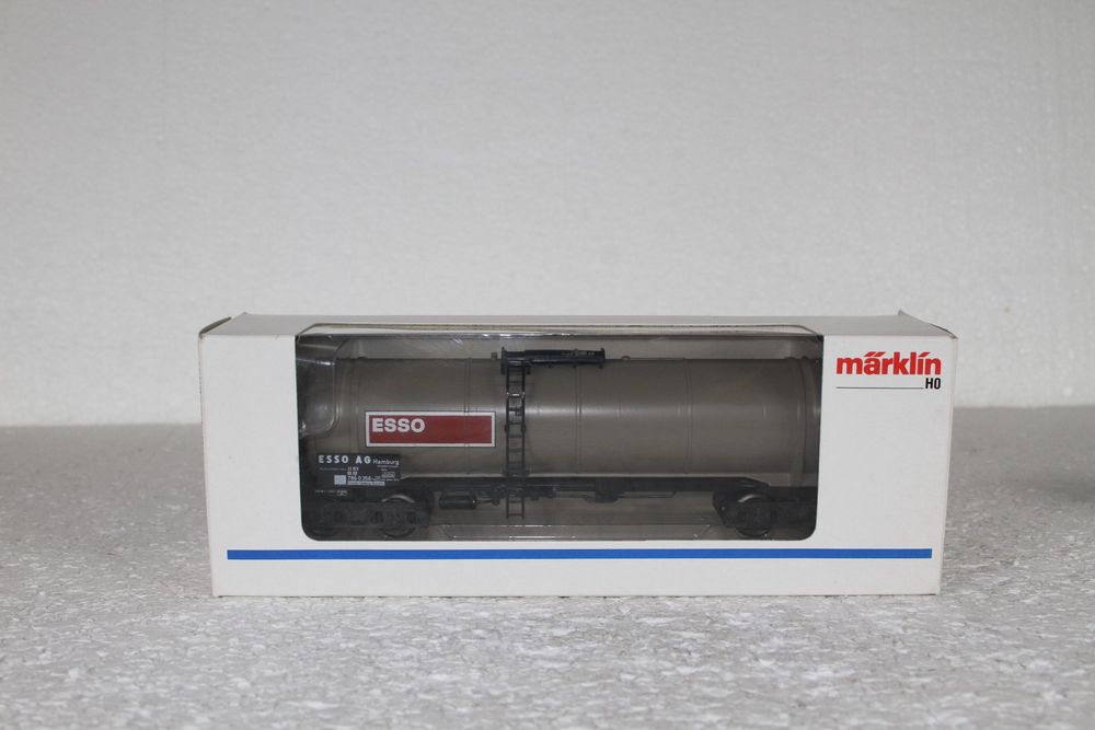 Märklin 4754 Esso Kesselwagen (Gebraucht) in Triesen für CHF 28 – mit ...