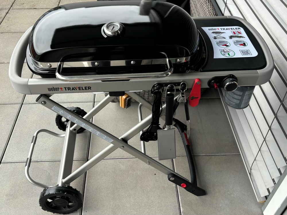 Weber Traveler Gasgrill | 3.8 kW, plus Extras, Noch neu (Neu (gemäss ...