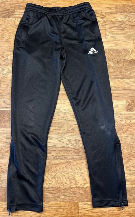Adidas Trainerhose Gr.140 (Gebraucht) in Oberdorf SO für CHF 10 – mit ...