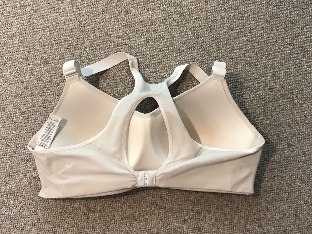 Sport BH NIKE 85C (Gebraucht) in Birr für CHF 8 – mit Lieferung auf ...