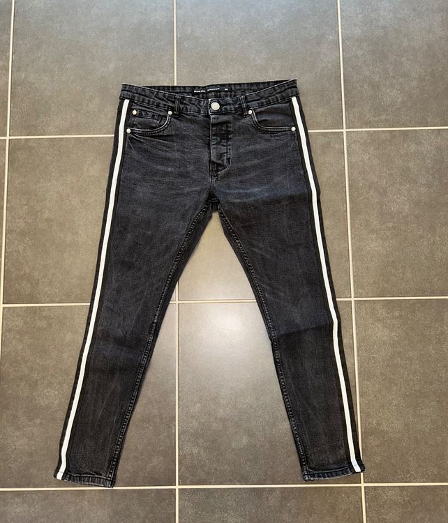 Jean noir bandes blanches - Slim | Kaufen auf Ricardo