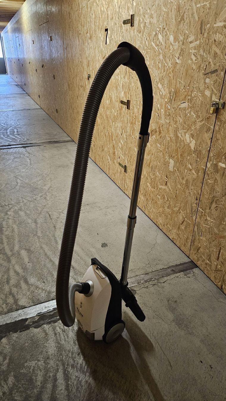 MIO Star Staubsauger V-Cleaner 750 - Top Zustand! 🧹 (Gebraucht) in ...