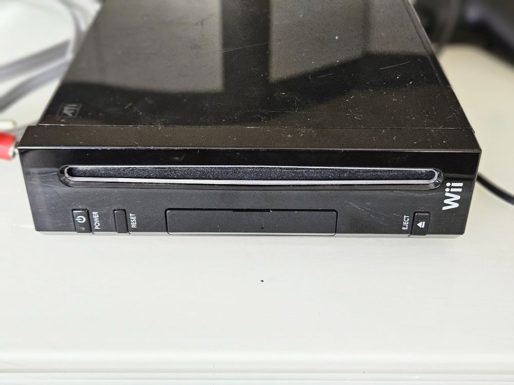 Nintendo WII ati (Defekt) in Sarnen für CHF 32 – mit Lieferung auf ...