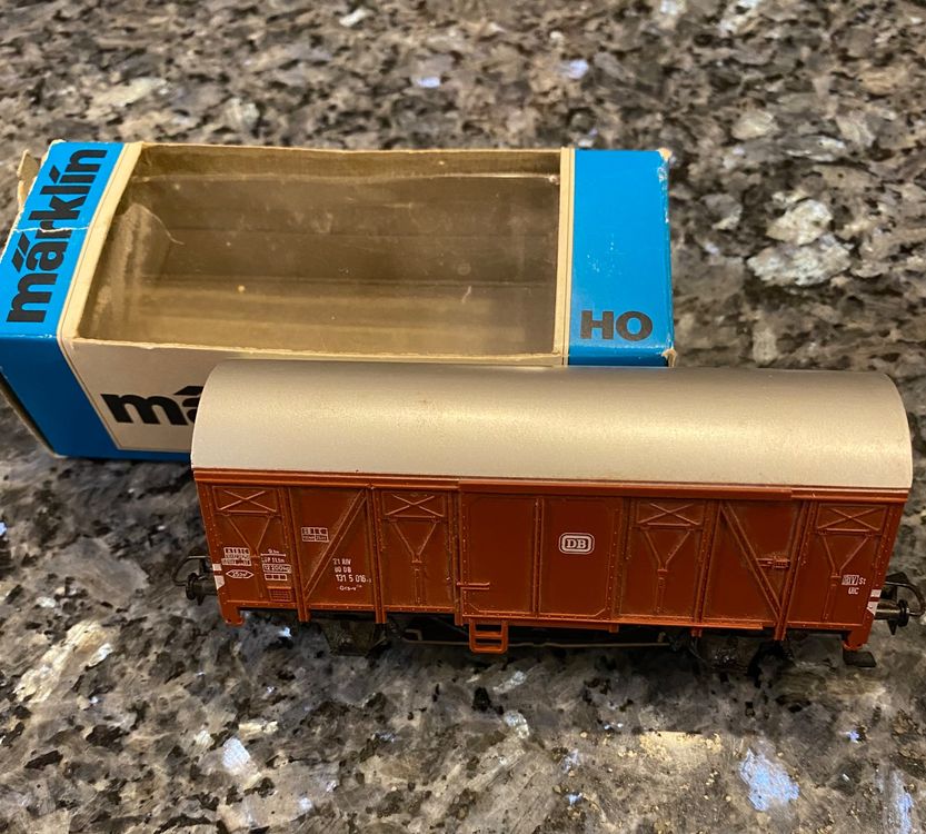 Märklin gedeckter Güterwagen mit Zugschluss (Gebraucht) in Jegenstorf ...
