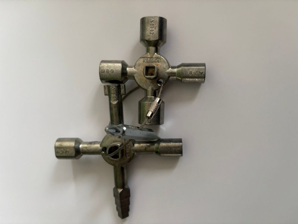 Knipex, Clé universelle pour armoires de commande (Gebraucht) in La ...